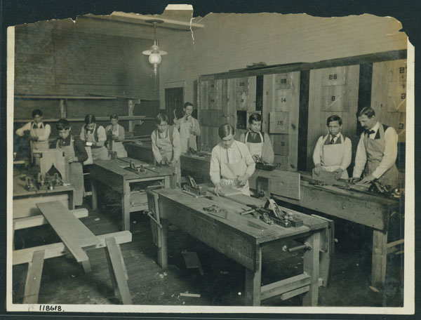 “Home Very Clean and Deserving”: Working-Class Families, Visiting ...